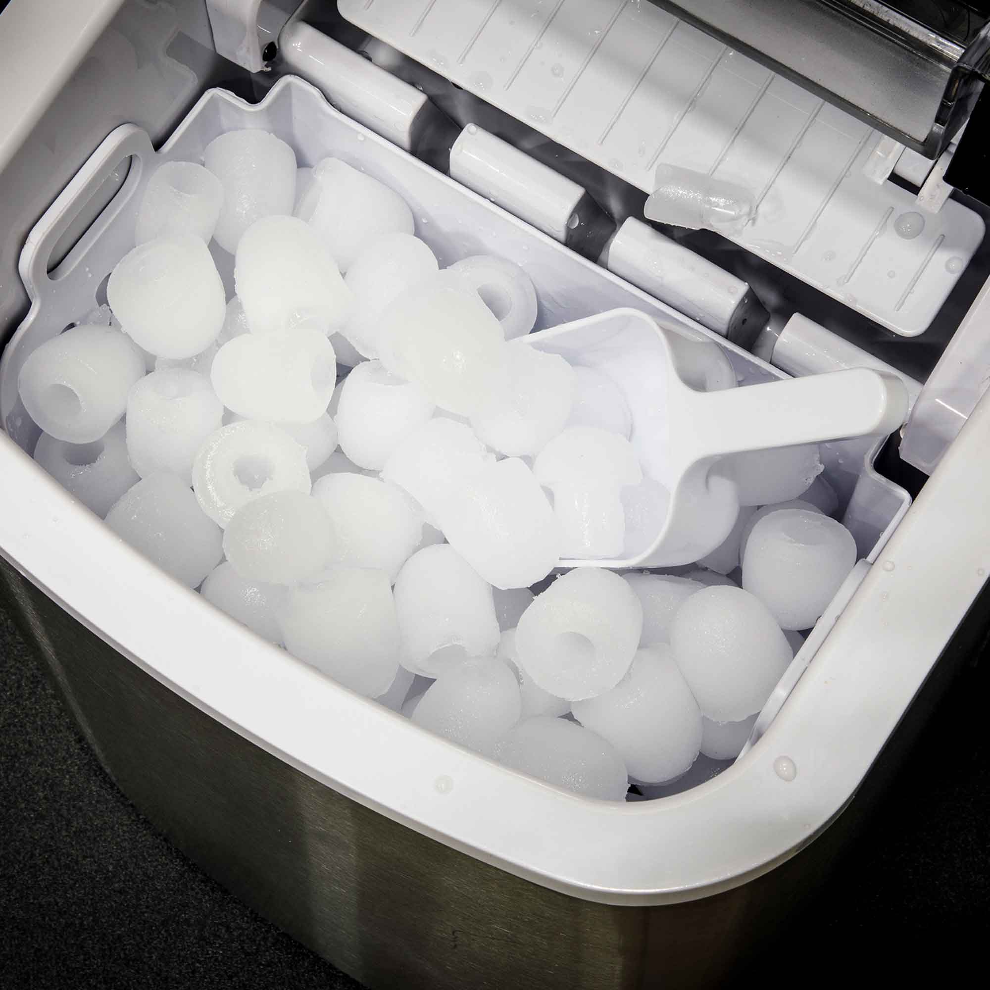 Ice Cube Maker with LED Display & 10 Minute Freeze - Dellonda